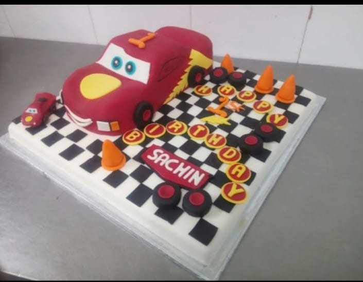 CAR FONDANT CAKE
